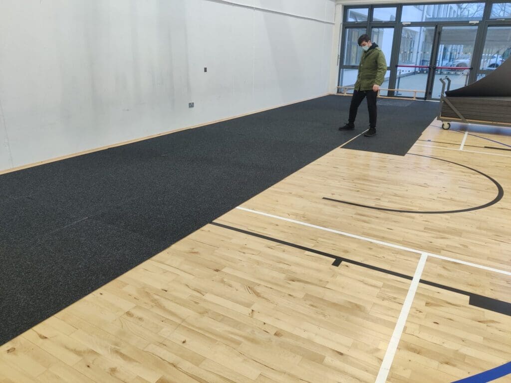 Floor Cover ¦ Floor protection ¦ Gym floor protection ¦ Gym Tiles